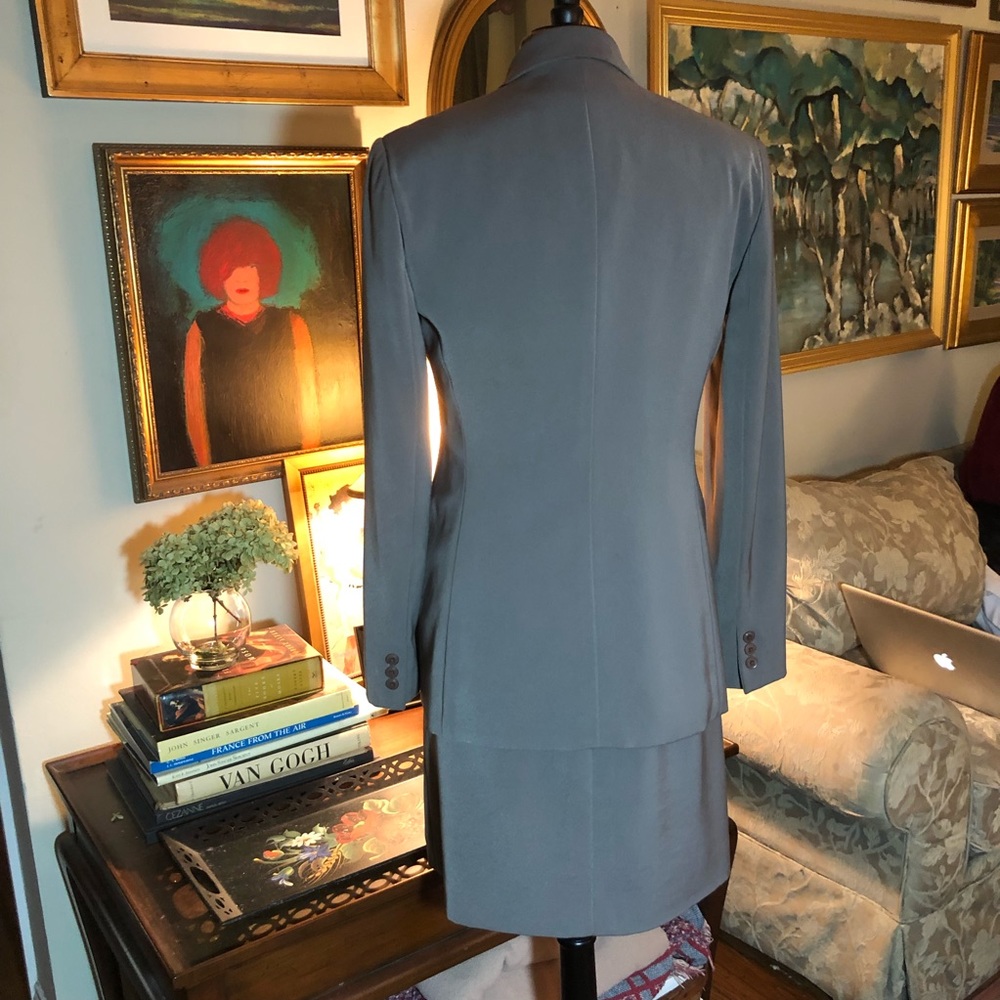 Iris Singer Collection Executive Suit - Size 8 - Gem